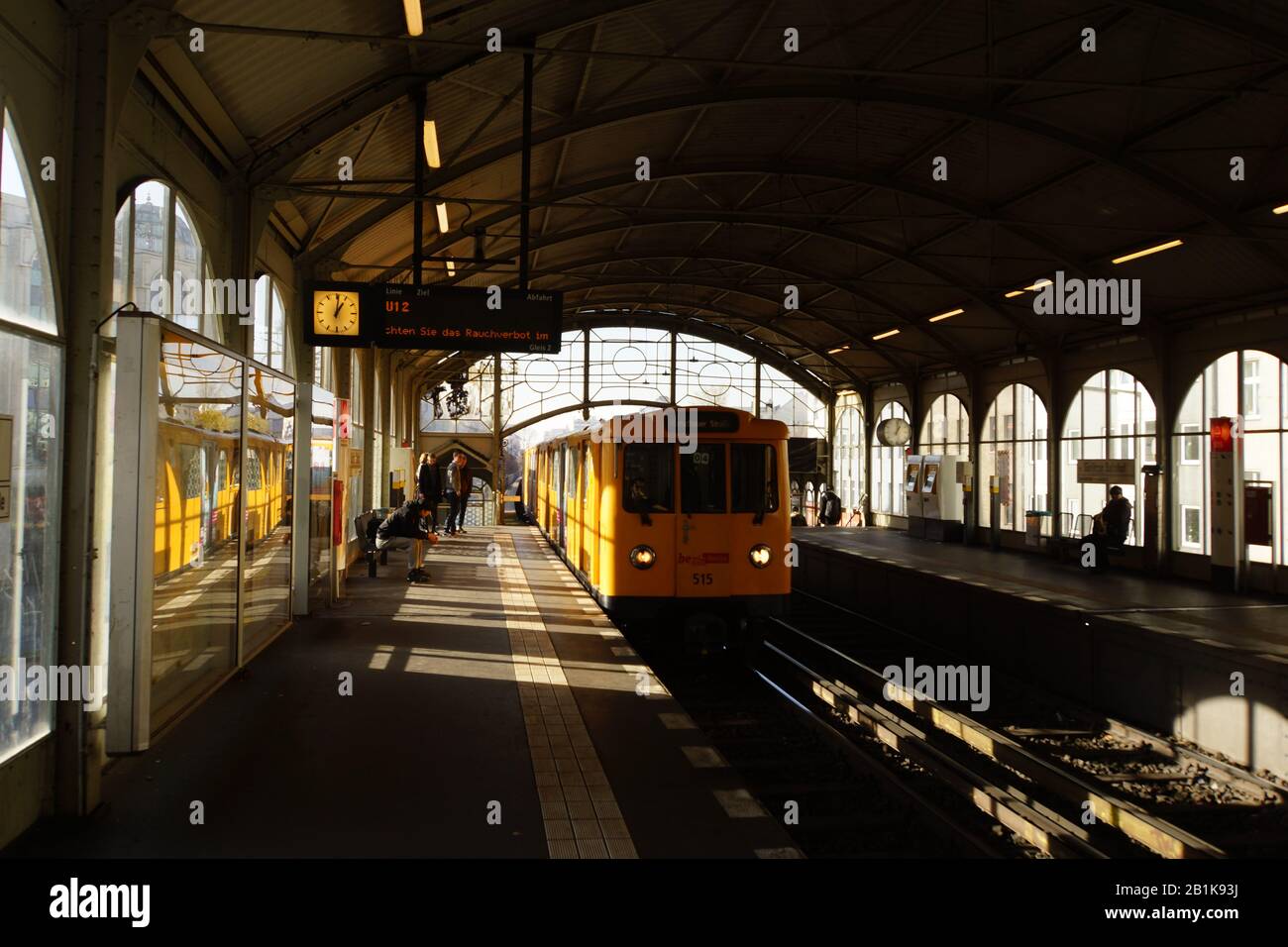 Berlin elevated u bahn railway hi-res stock photography and images - Alamy