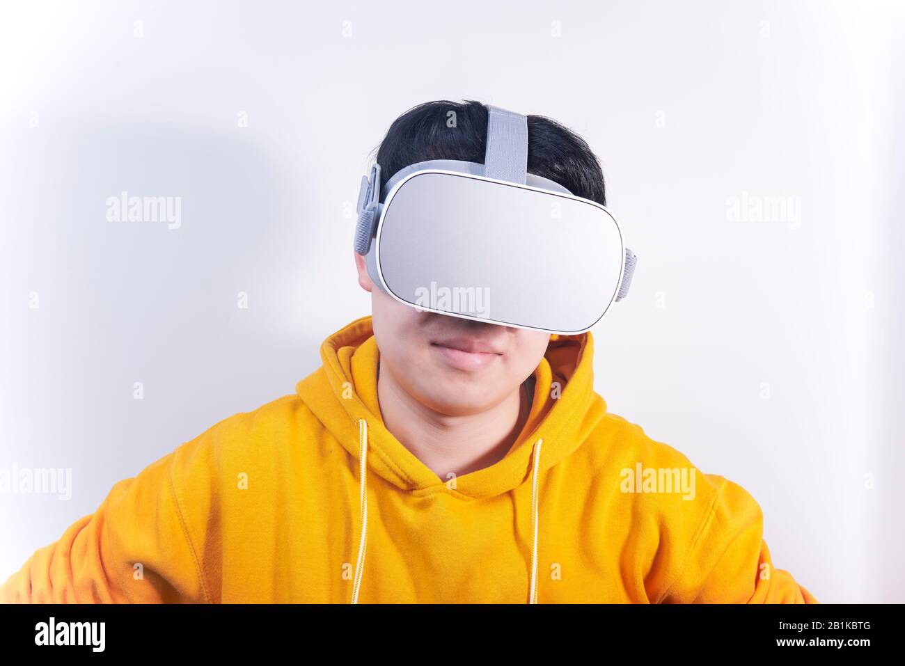 People who are using vr virtual reality and wearing glasses to watch ...