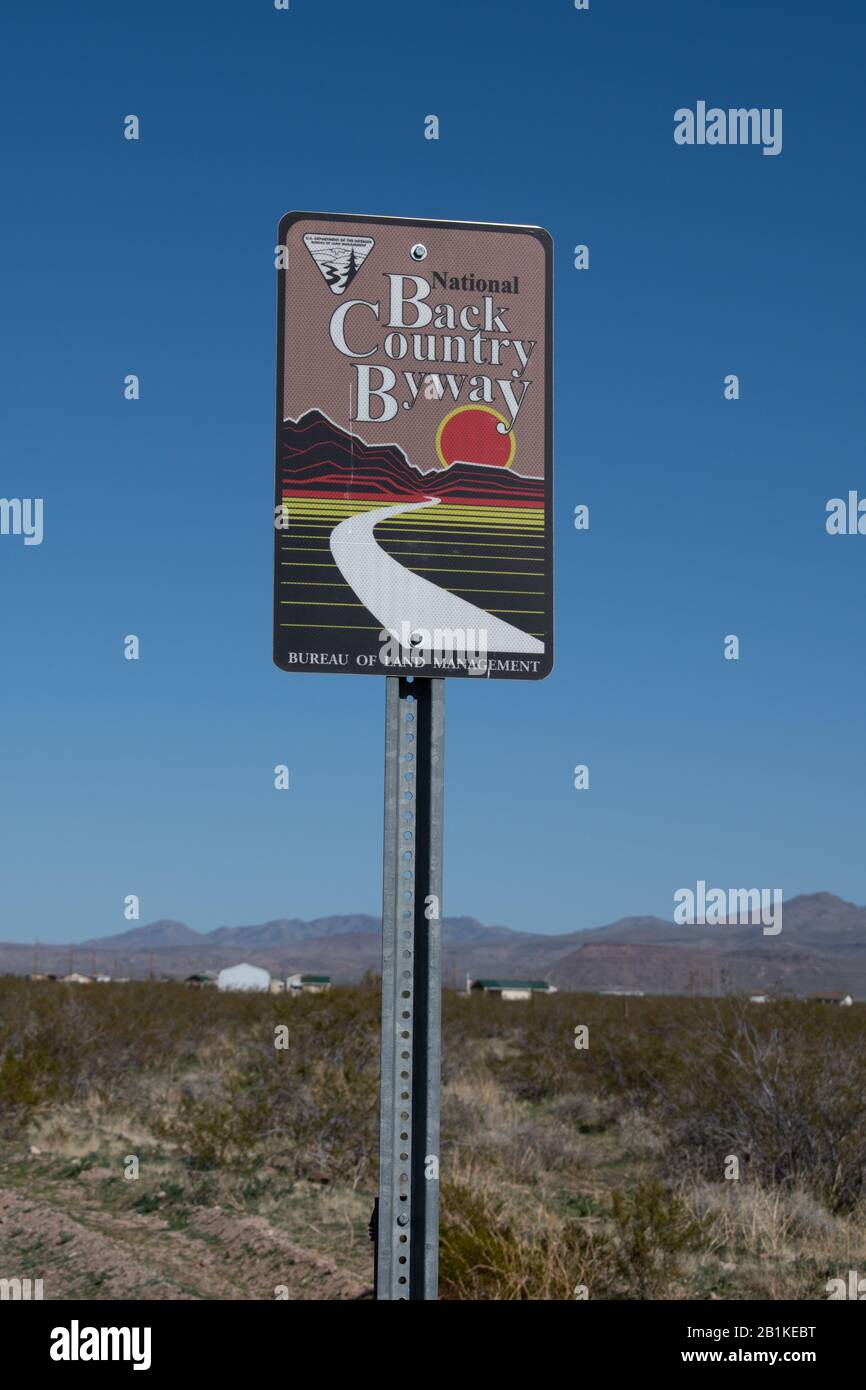 Back country byway hi-res stock photography and images - Alamy