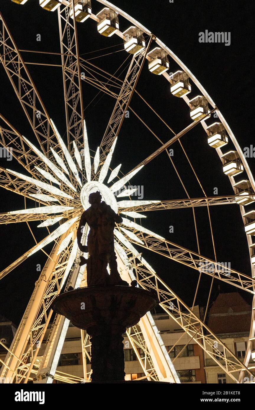 Budapest Eye ferris wheel at night with Danube fountain figure Stock ...