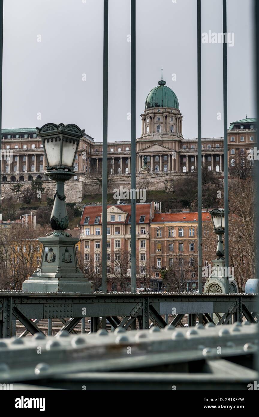From chain bridge hi-res stock photography and images - Alamy