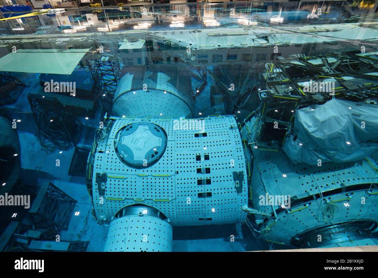 Neutral buoyancy lab nbl hi-res stock photography and images - Alamy