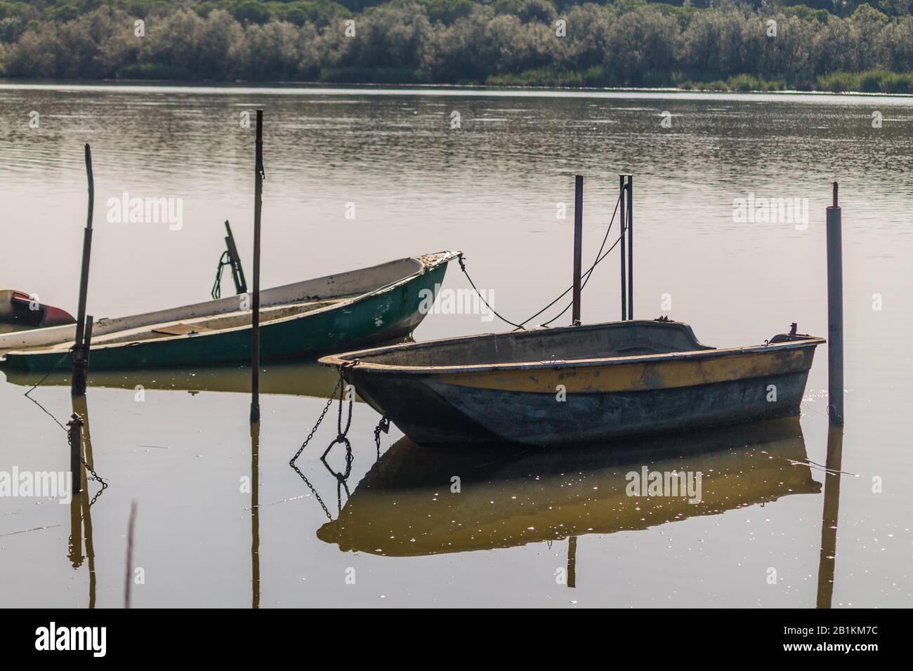 Boats in body water hi-res stock photography and images - Alamy