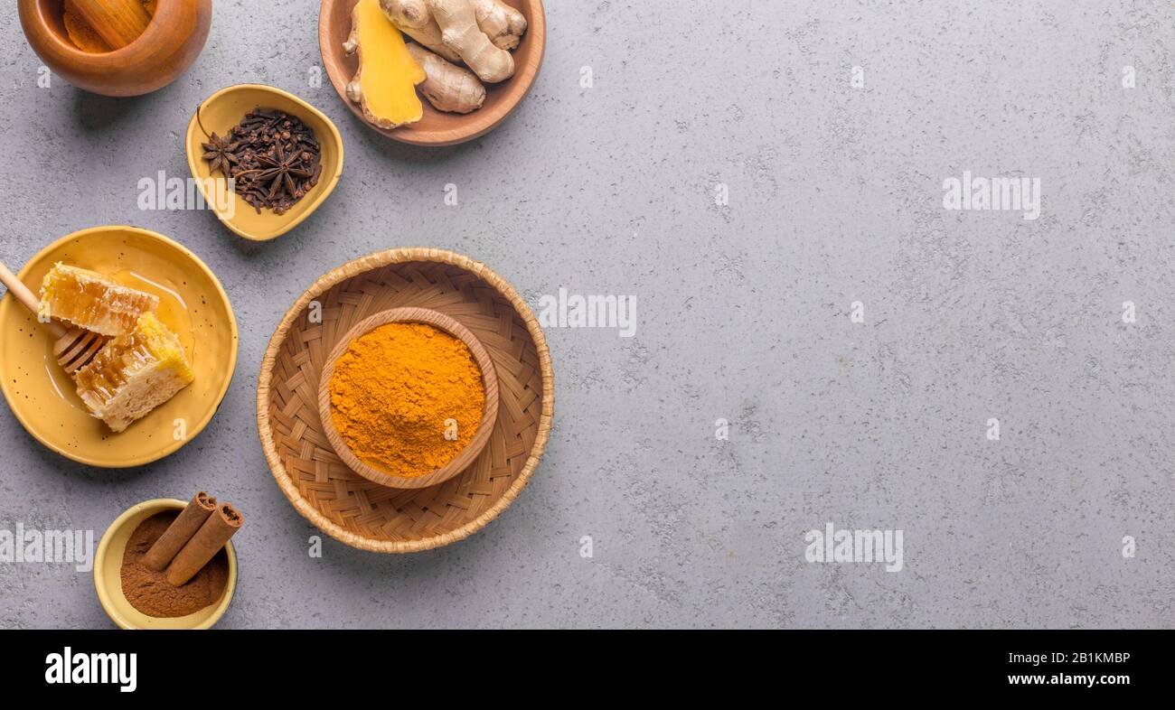 Healthy food made from turmeric roots, exotic spices with honey Stock ...