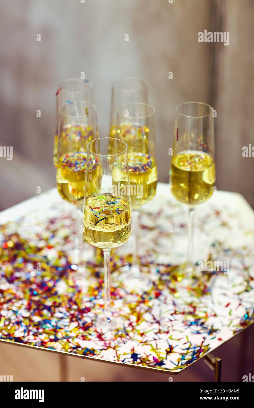 Fizzy alcohol hi-res stock photography and images - Alamy