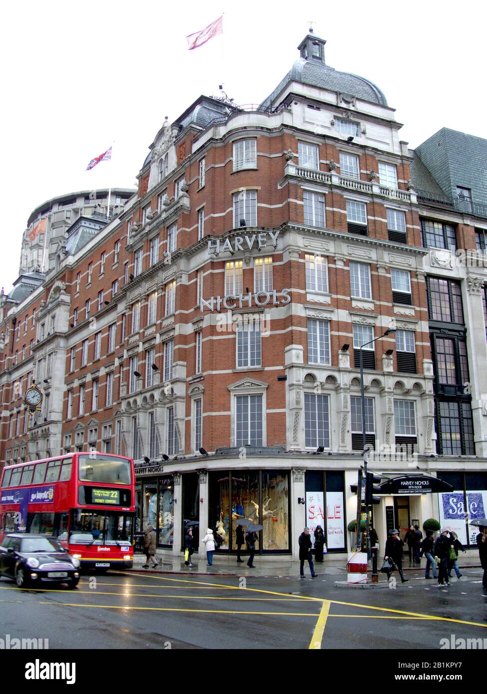 Harvey Nichols department store at Knightsbridge - Sloane Street ...