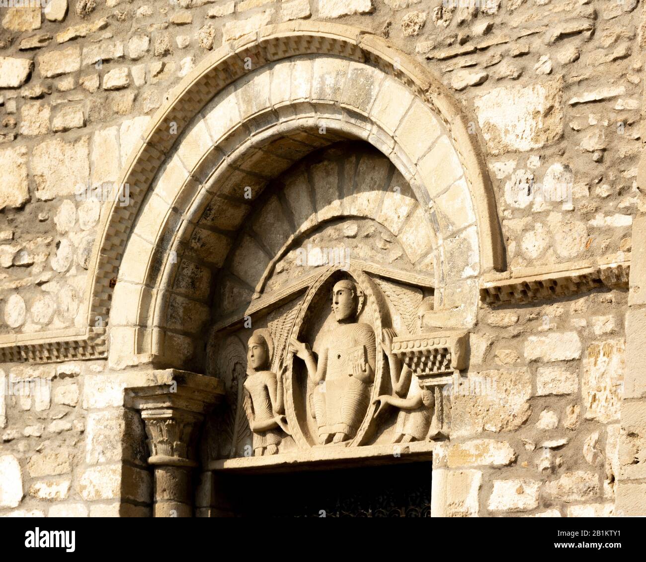 Tympanum romanesque hi-res stock photography and images - Alamy