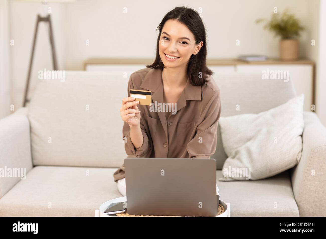 Electronic purchases hi-res stock photography and images - Alamy