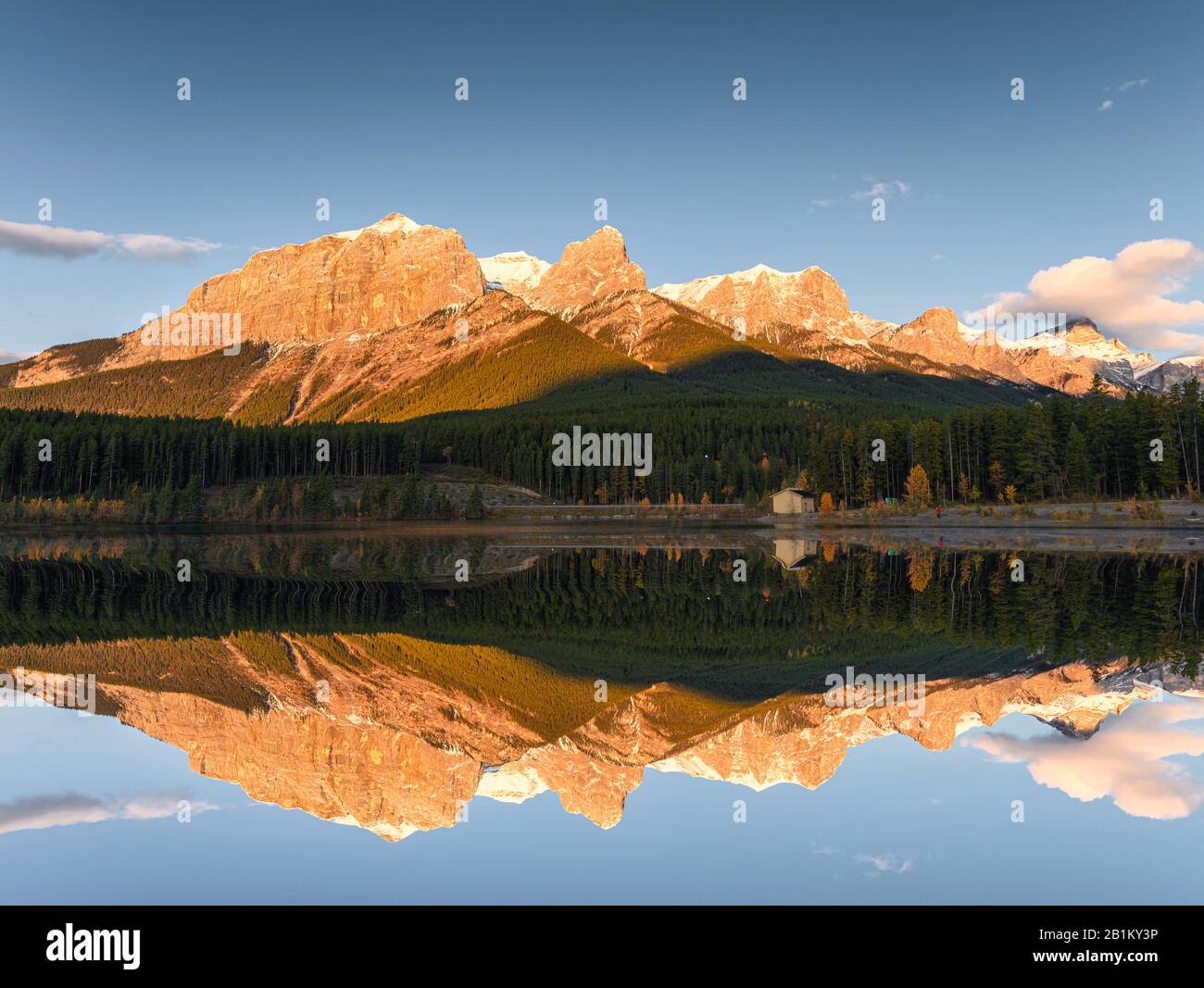 Rundle forebay reservoir hi-res stock photography and images - Alamy