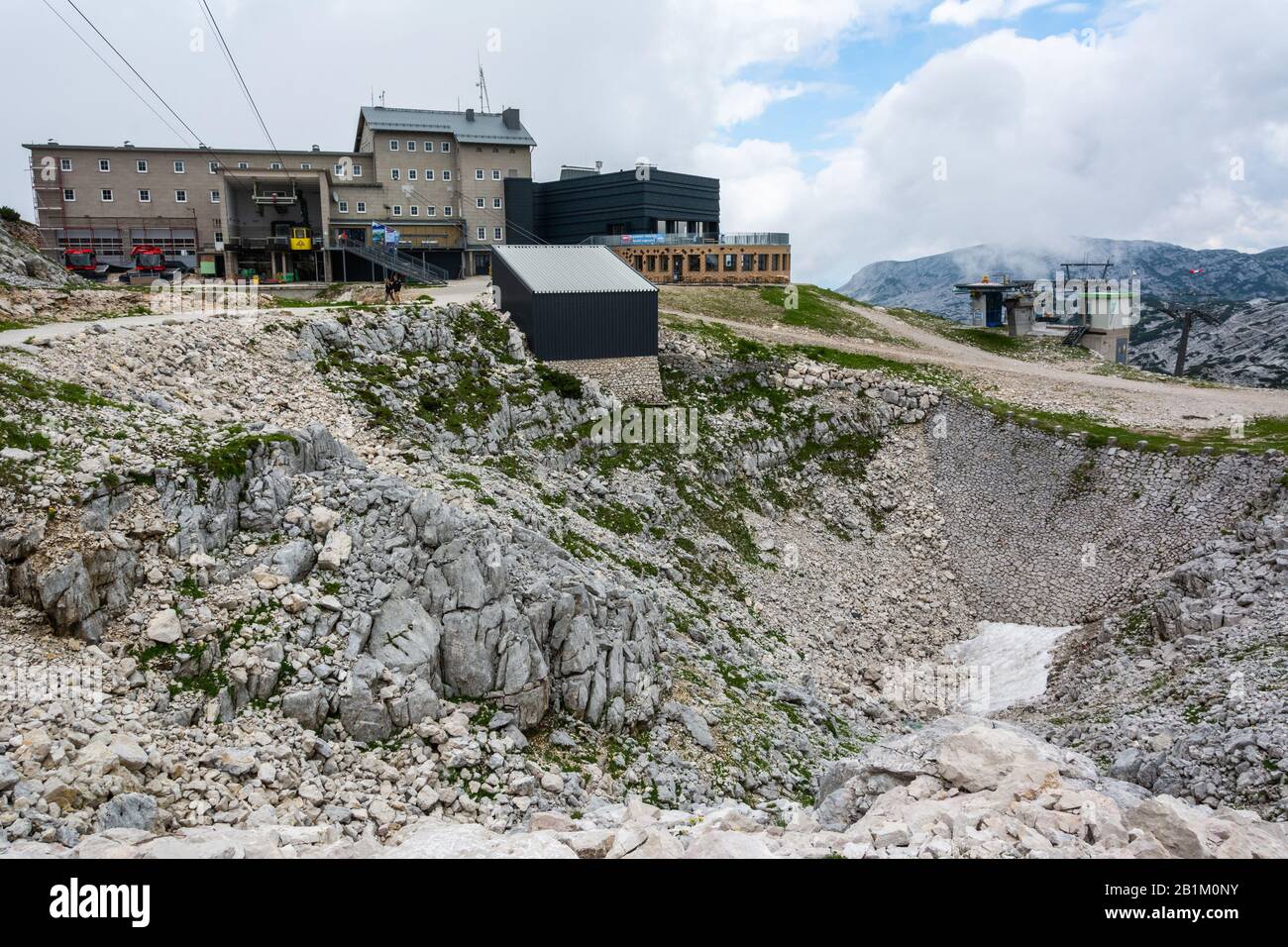 Chairlift upper terminal hi-res stock photography and images - Alamy
