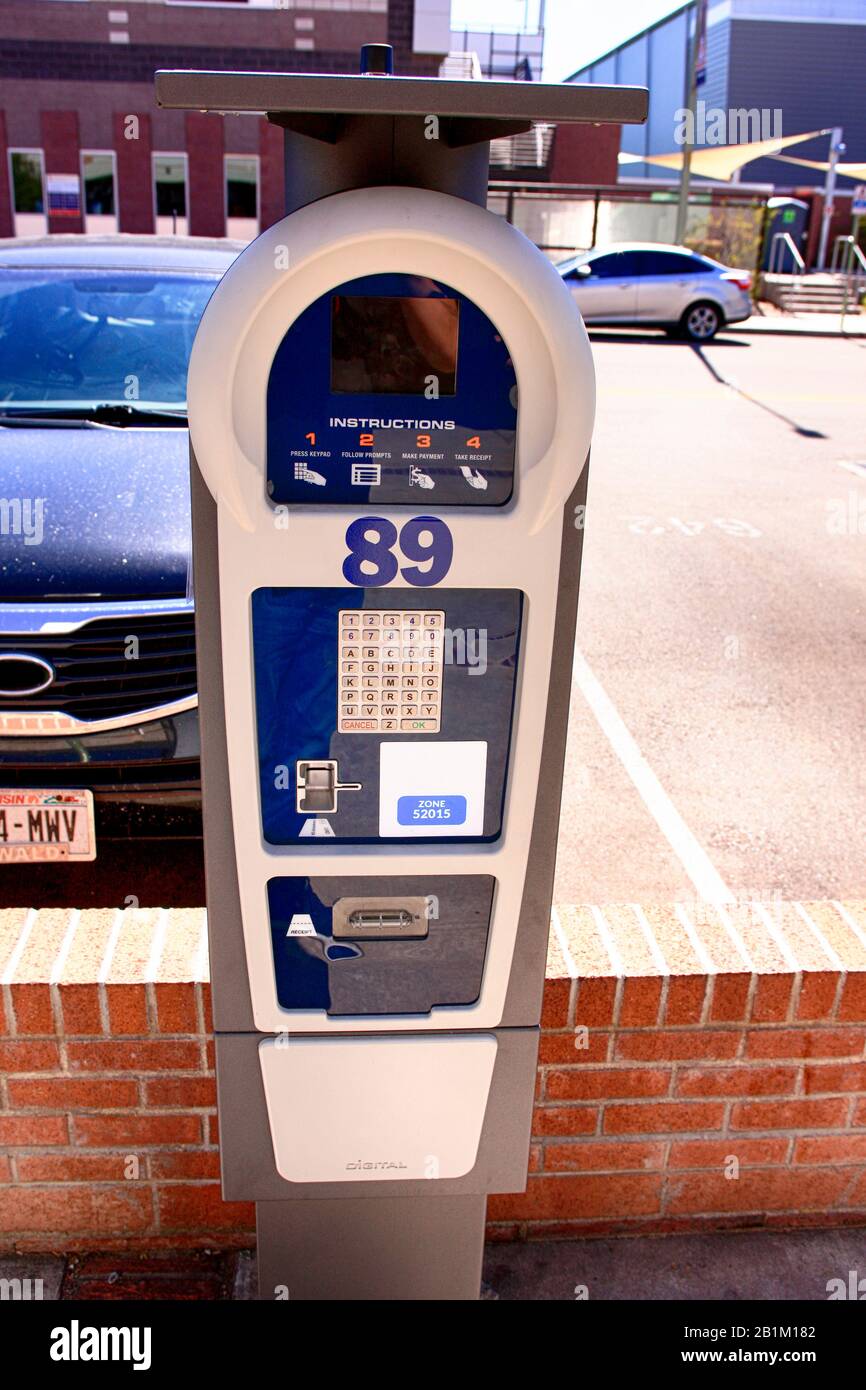 Modern digital solar-powered parking meter now being used in Tucson AZ ...