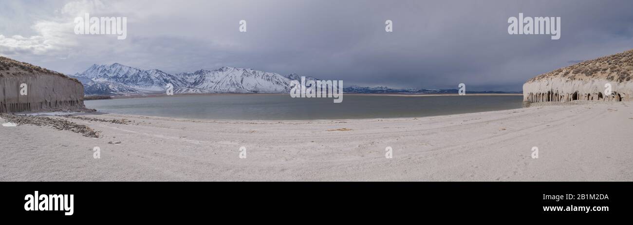 Crowley Lake High Resolution Stock Photography and Images - Alamy