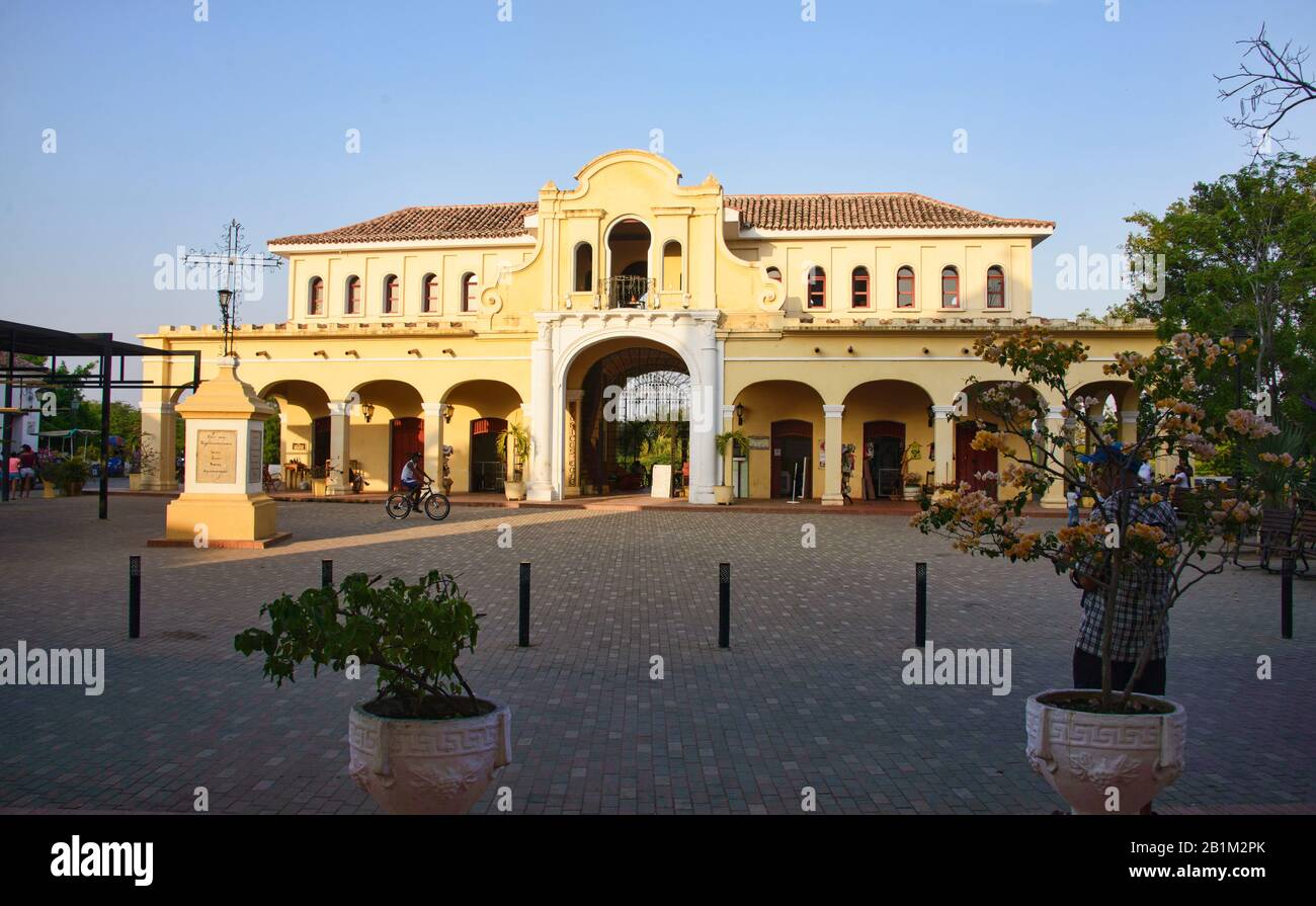 Colonial architecture in sleepy Santa Cruz de Mompox, Bolivar, Colombia ...