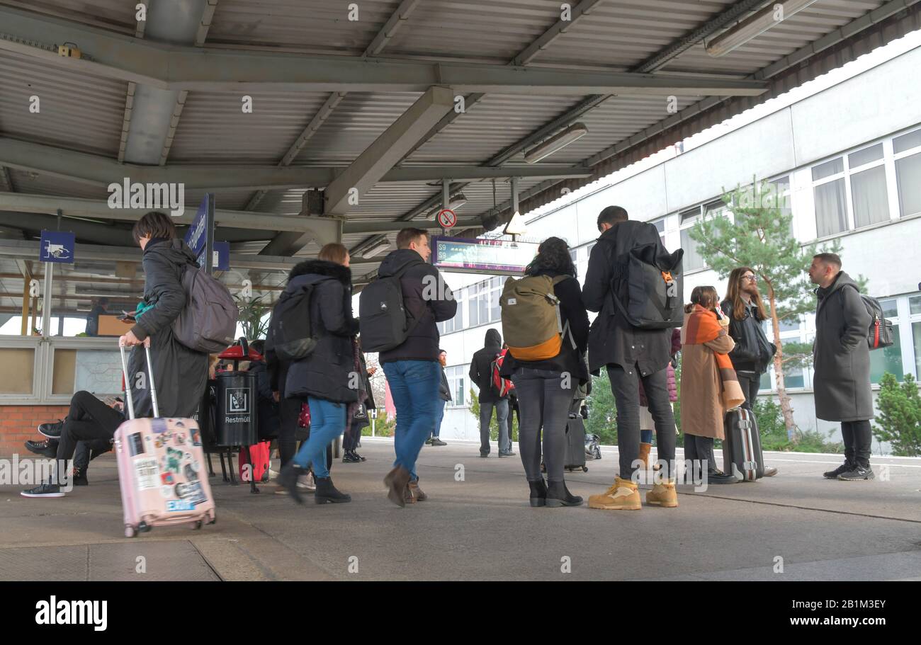 Bahnhof bahnsteig deutschland hi-res stock photography and images - Alamy