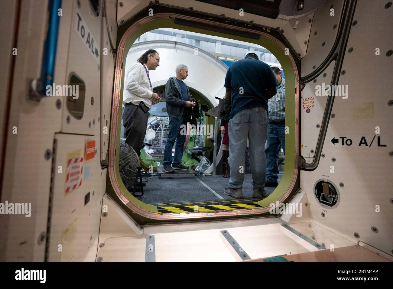 Nasa workers hi-res stock photography and images - Alamy