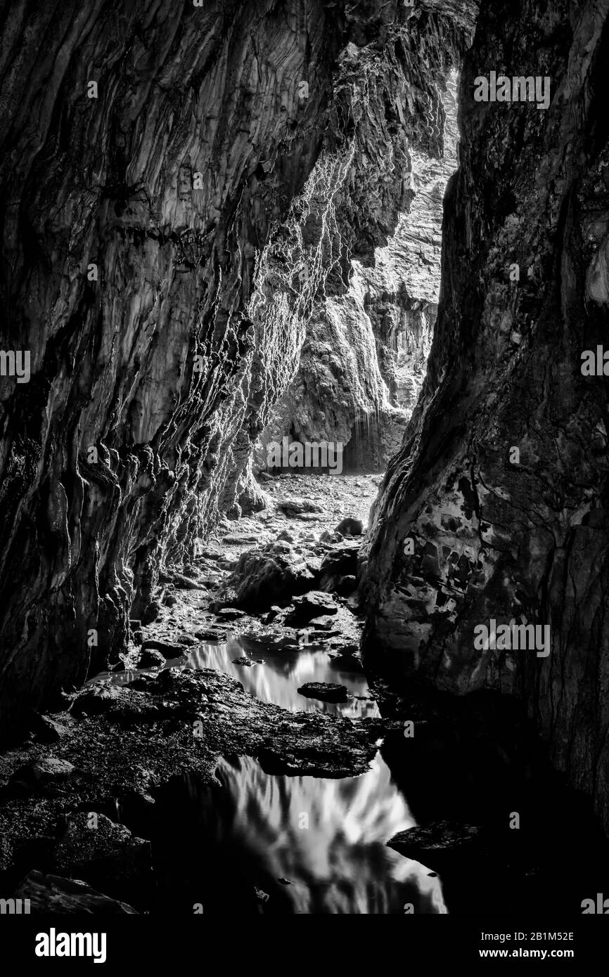 Spar Cave Entrance, Isle of Skye Stock Photo - Alamy