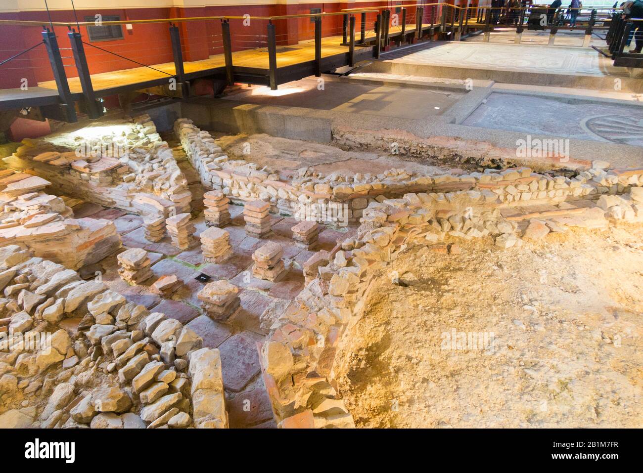 Roman room system hi-res stock photography and images - Alamy
