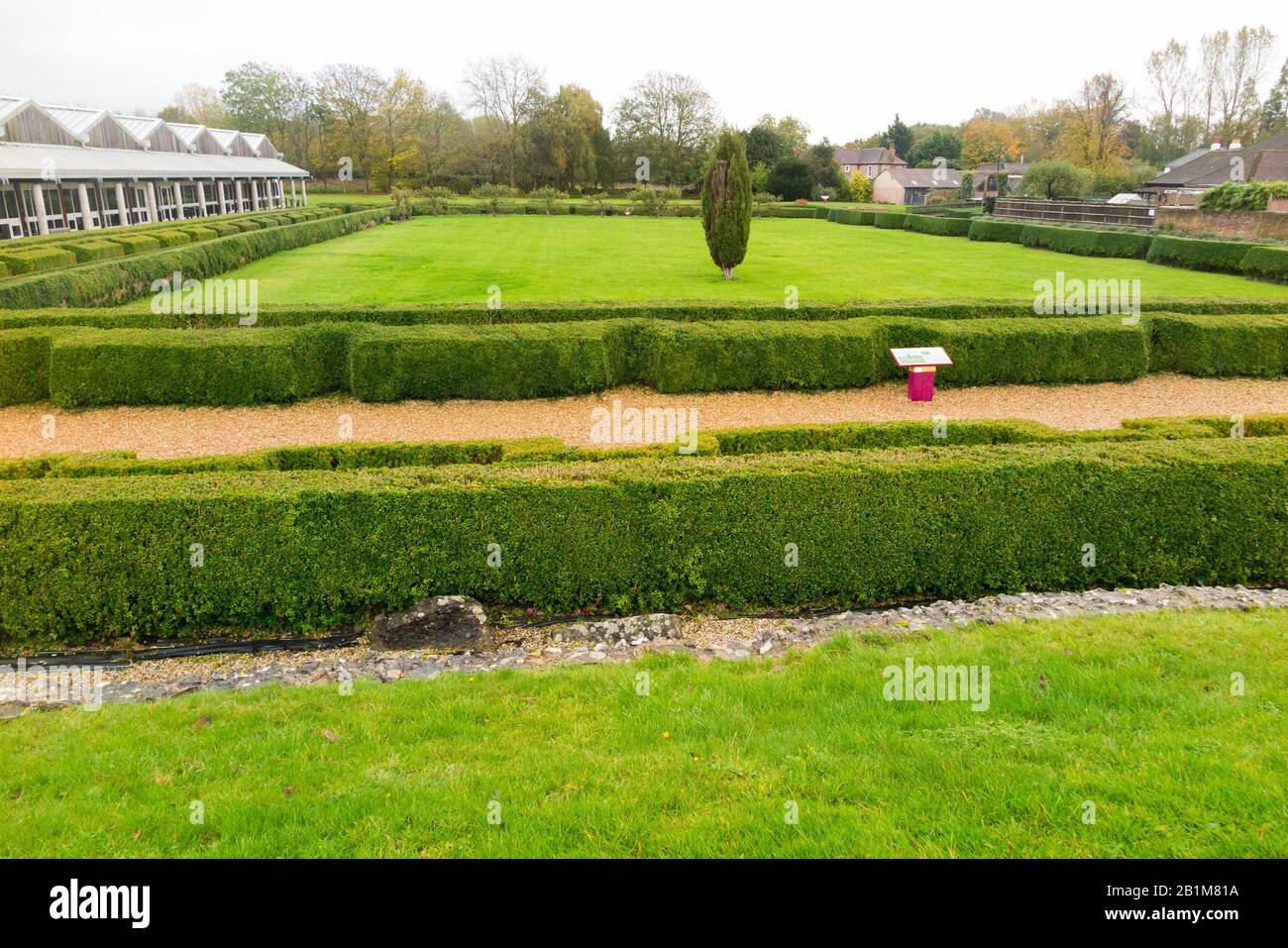 The formal garden of a late 1st century palace replanted to original ...