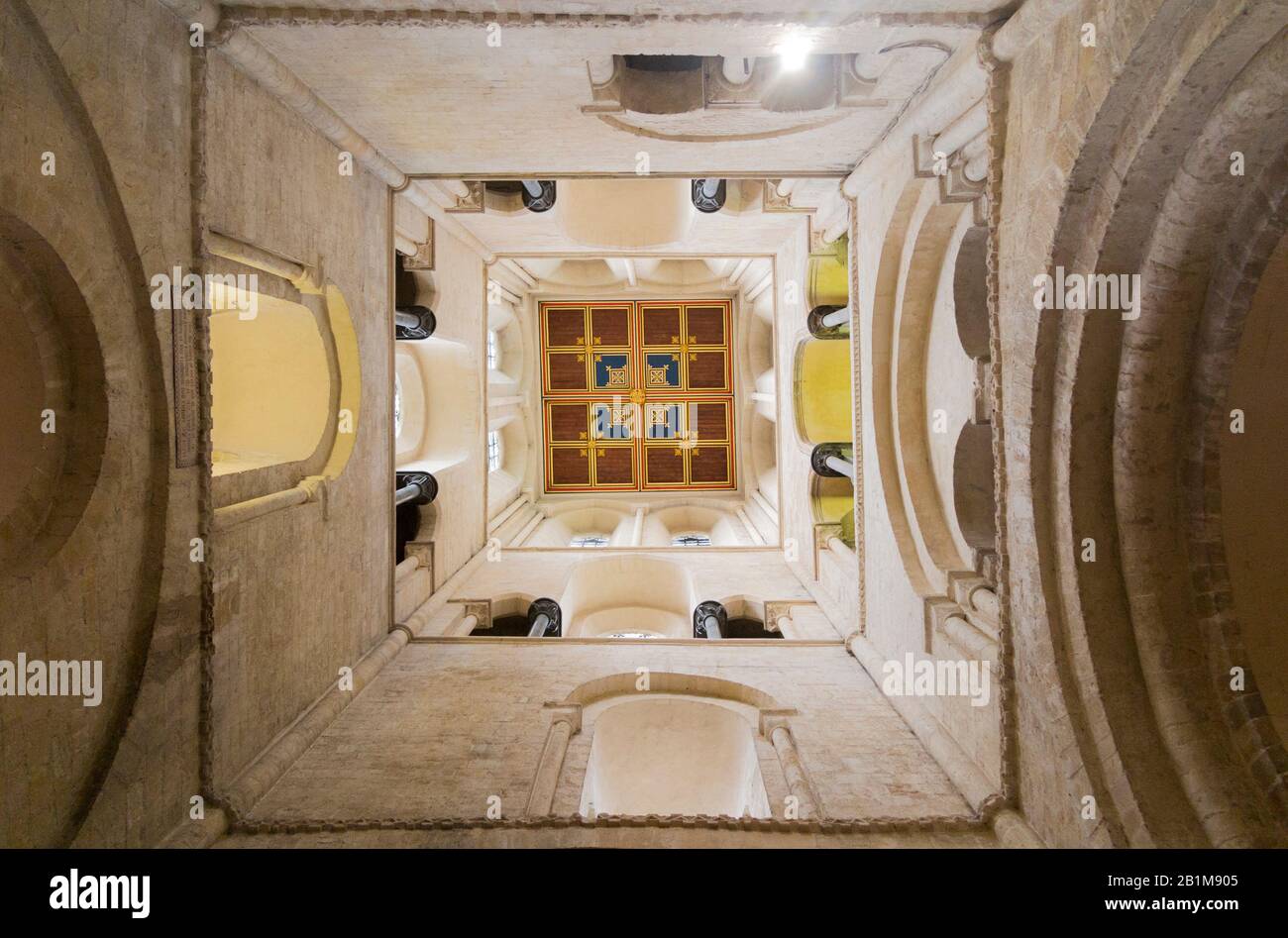 Collapsed ceiling hi-res stock photography and images - Alamy