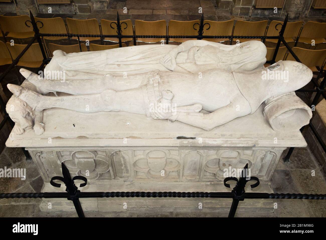 The Arundel Tomb of Richard Fitzalan and and his wife, Eleanor of ...