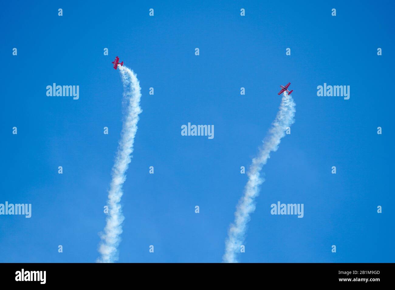 Team Oracle Sean D.Tucker and Jessy Panzer formation aerobatics during ...