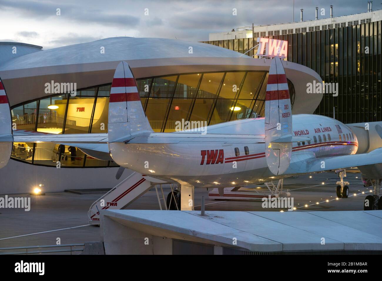 Jfk airport eero saarinen hi-res stock photography and images - Alamy