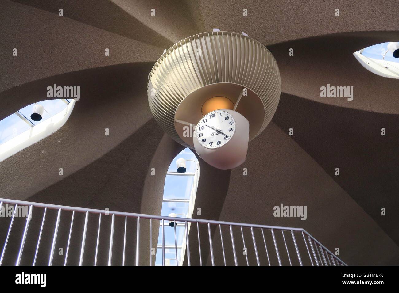 World Clock Airport High Resolution Stock Photography and Images - Alamy