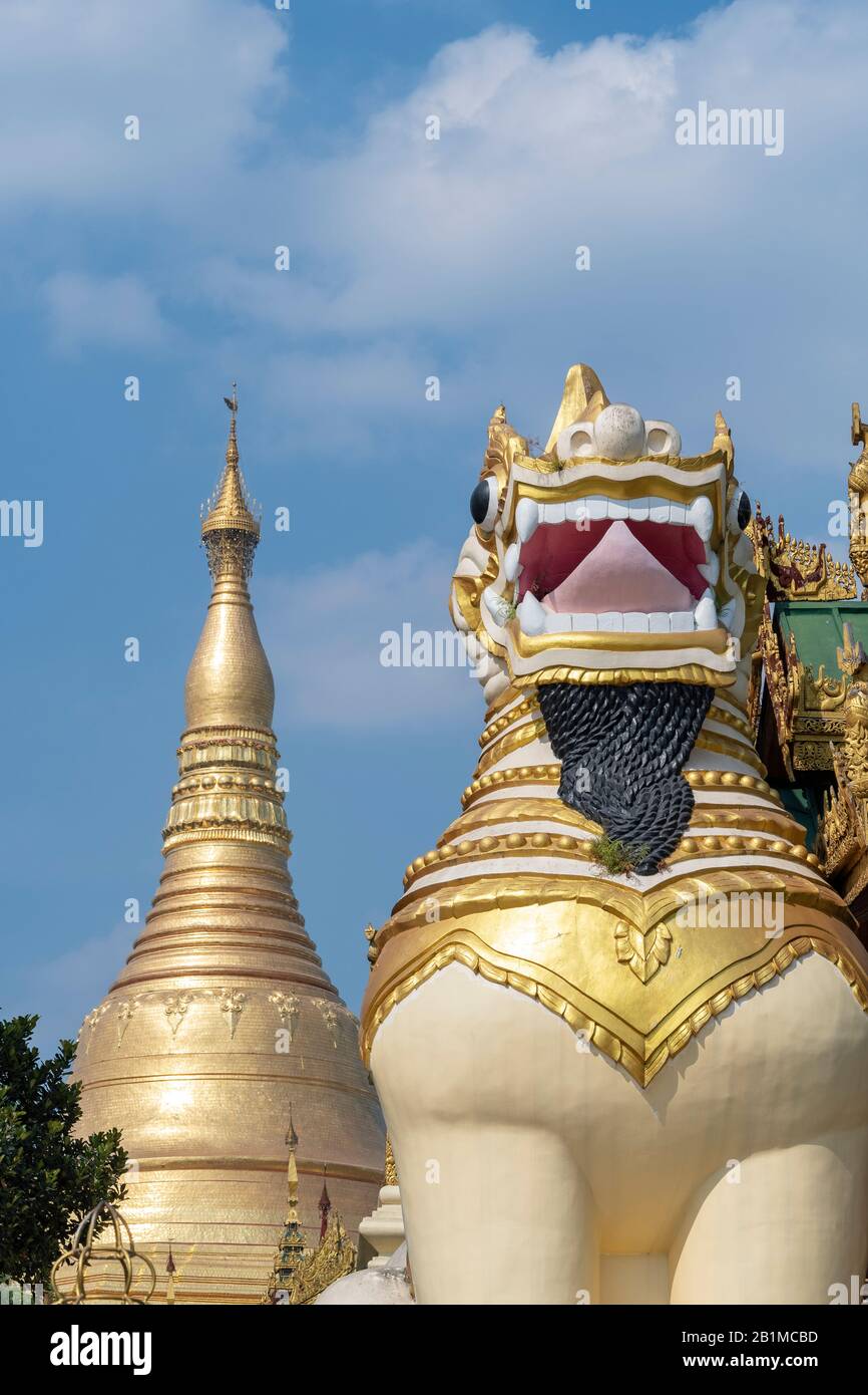 Guardian Chinthe statue at entrance to Shwedagon Pagoda, Yangon ...