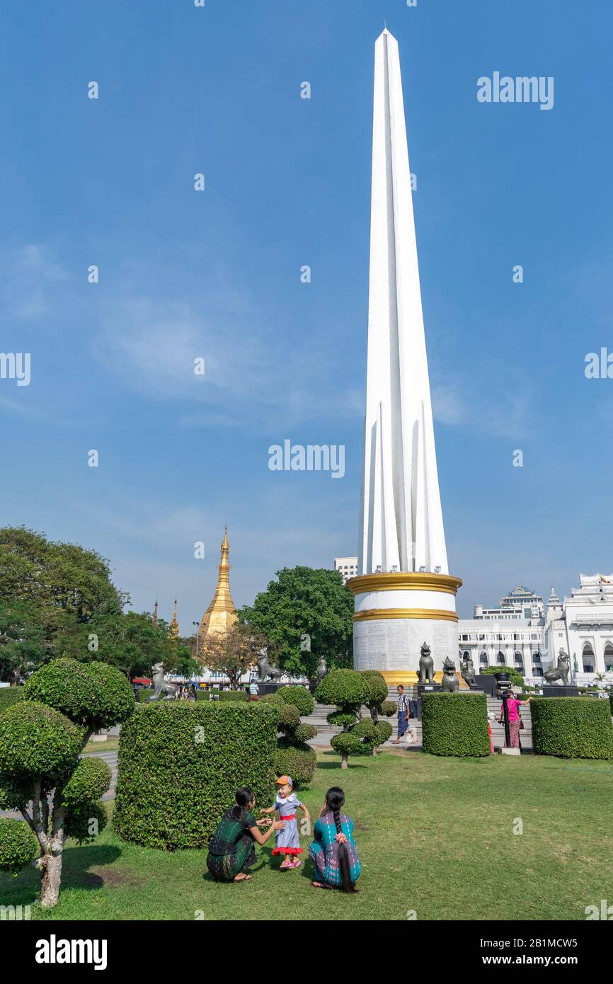 Burmese independence monument park hi-res stock photography and images ...