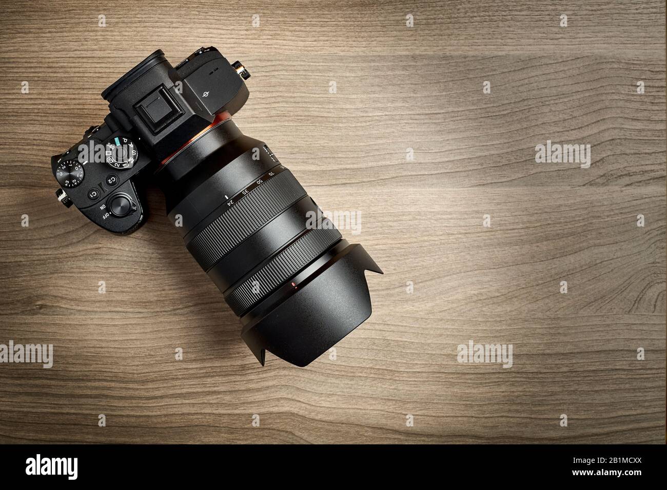 Digital mirrorless hi-res stock photography and images - Alamy