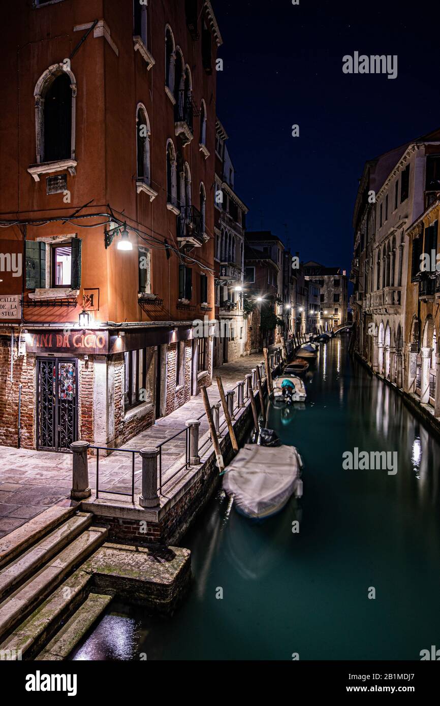 Venice night photo Stock Photo - Alamy
