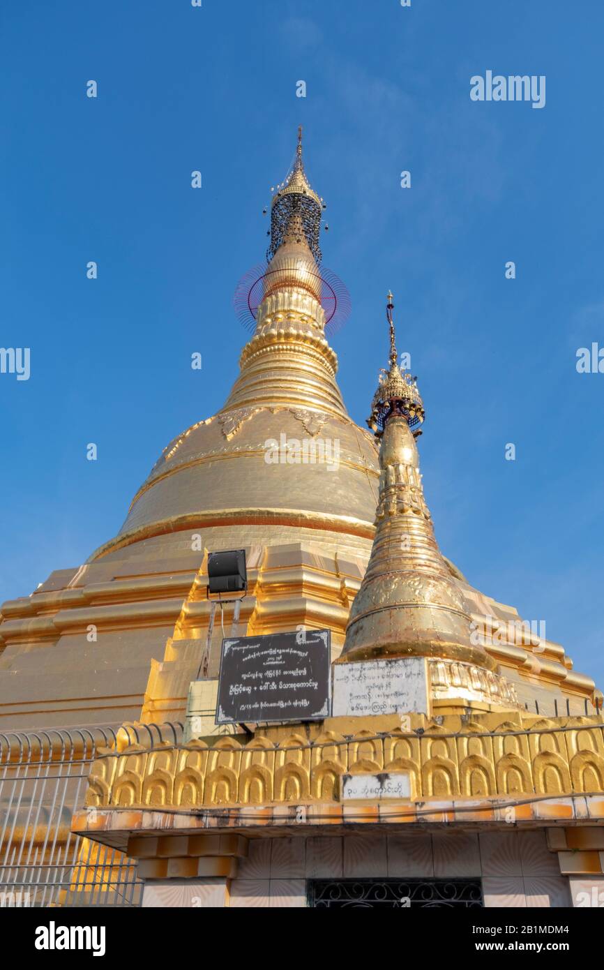 Botataung Paya, Yangon, Myanmar Stock Photo - Alamy