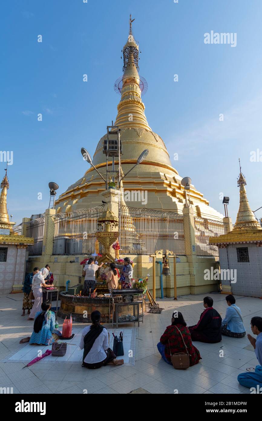 Worshipers myanmar hi-res stock photography and images - Alamy