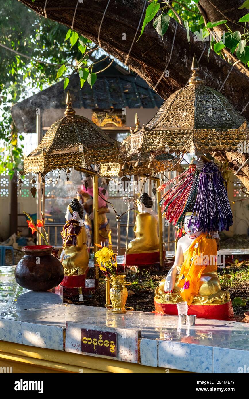 Buddhist shrines at Botataung Paya, Yangon, Myanmar Stock Photo - Alamy
