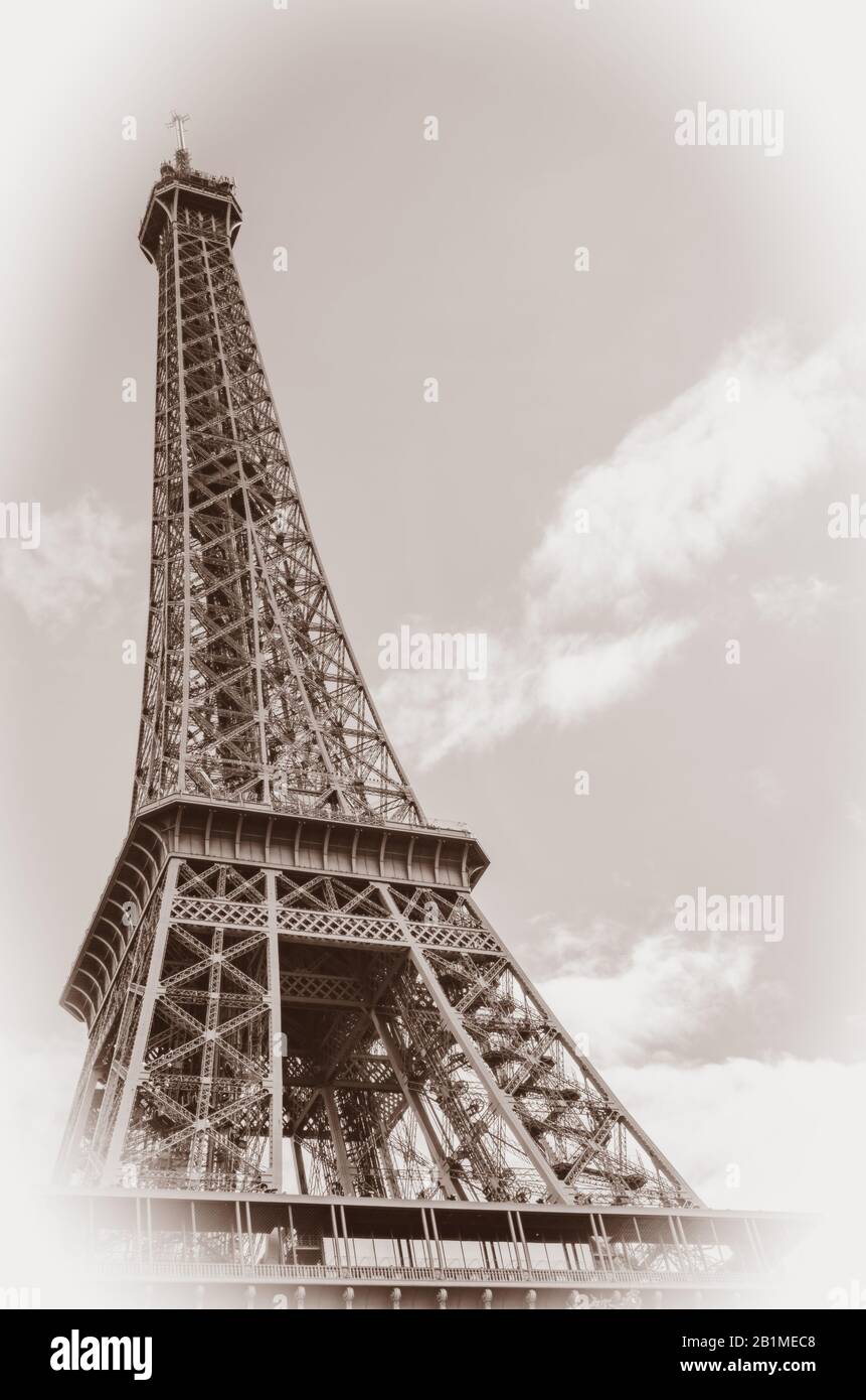 (vintage) tower bridge hi-res stock photography and images - Alamy