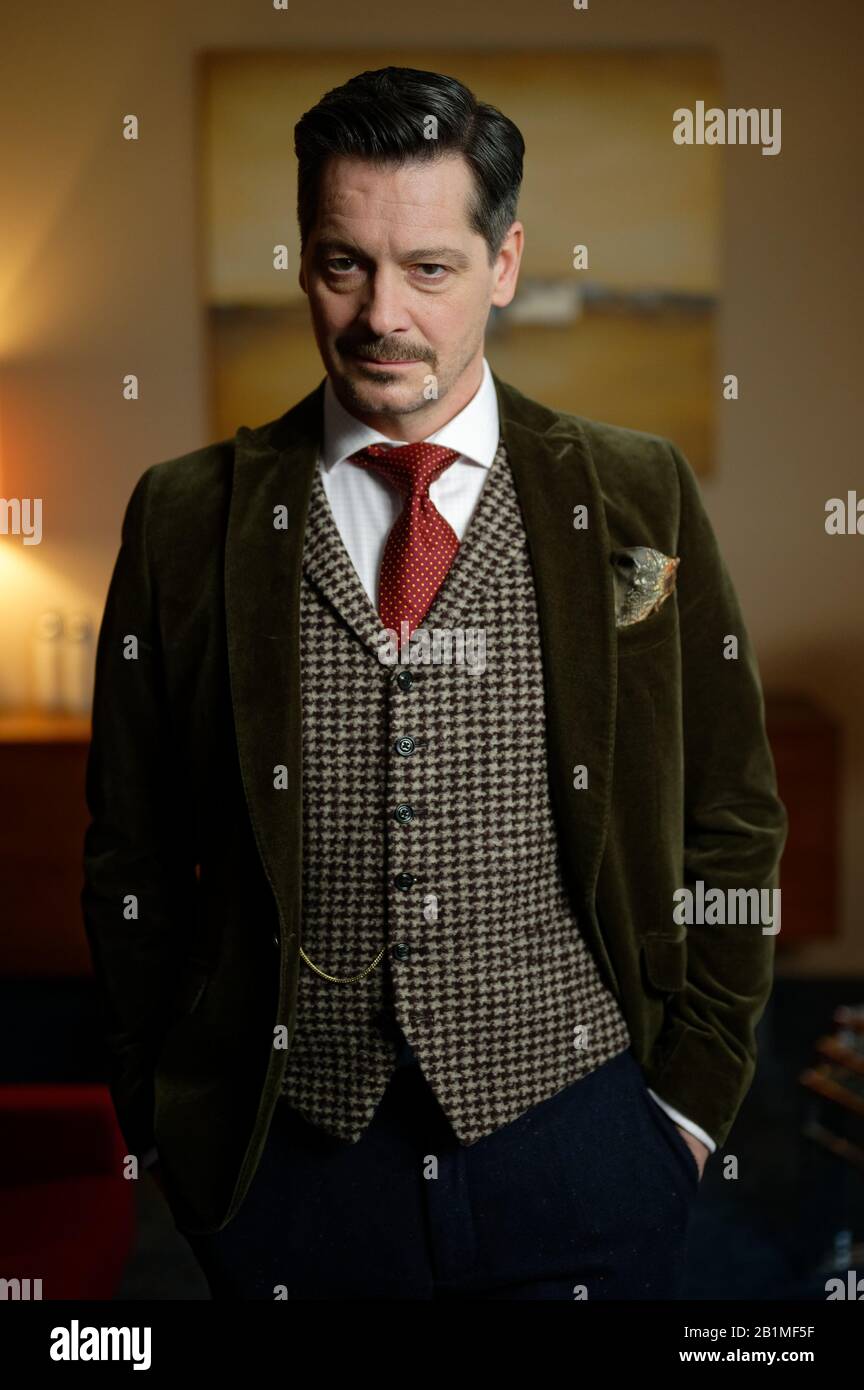 Cologne, Germany. 26th Feb, 2020. The actor Fritz Karl is on the film ...