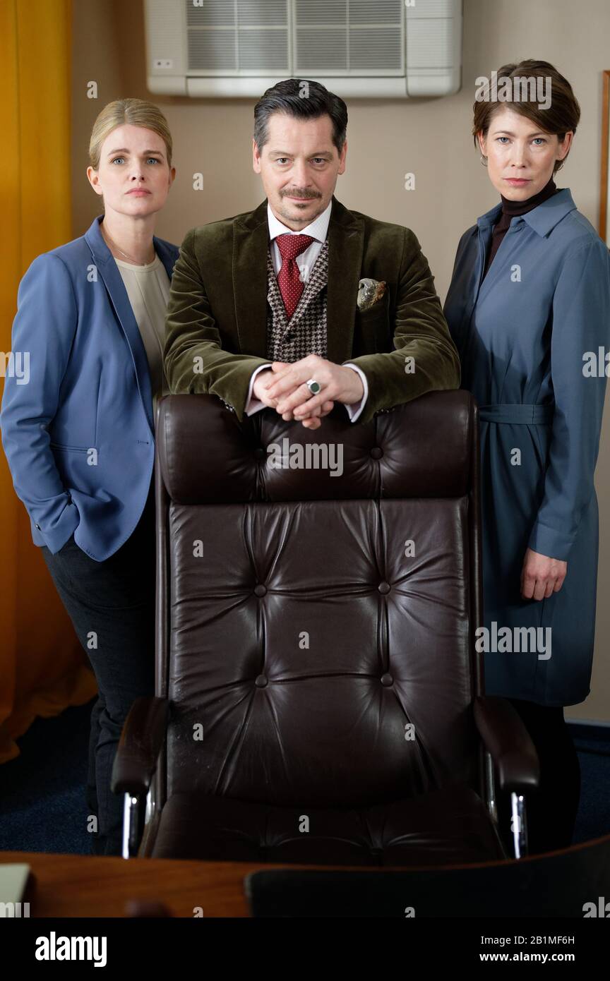 Cologne, Germany. 26th Feb, 2020. The actors Mira Bartuschek, Fritz ...