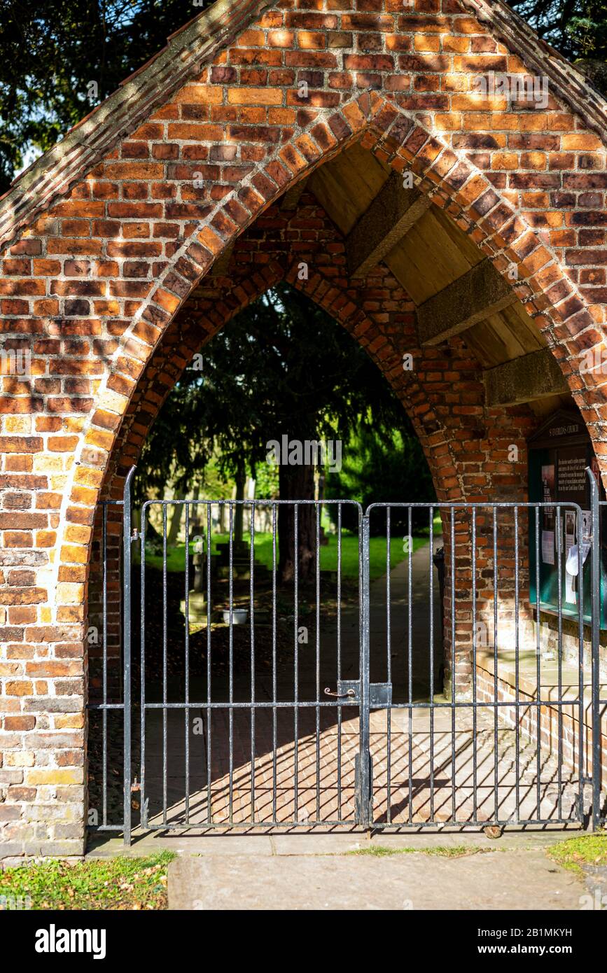 Lichgate hi-res stock photography and images - Alamy