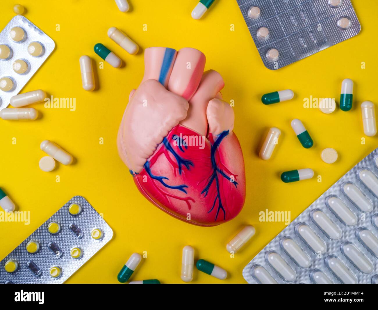 heart with arteries and veins and medicaments pills, healthcare and ...