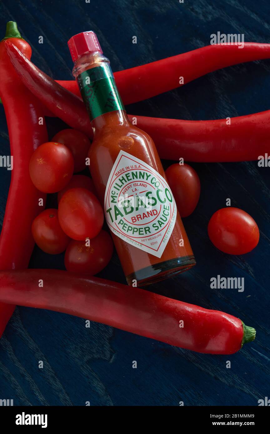 Tabasco sauce bottle hi-res stock photography and images - Alamy