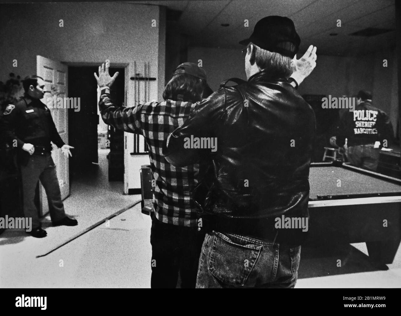 UNITED STATES - 1998: Loudoun County Sheriffs Department raiding a ...