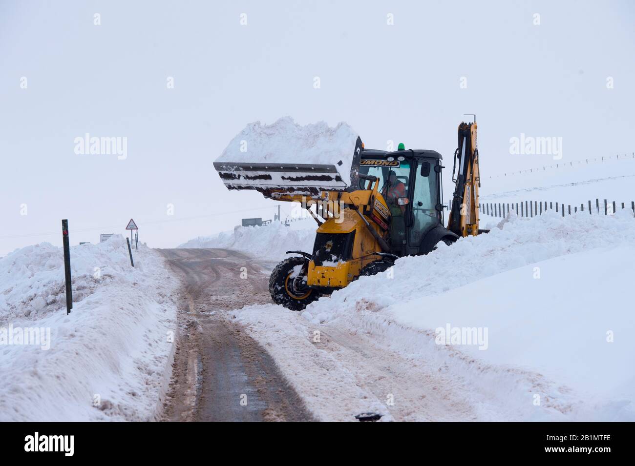 Snow blocked hi-res stock photography and images - Alamy