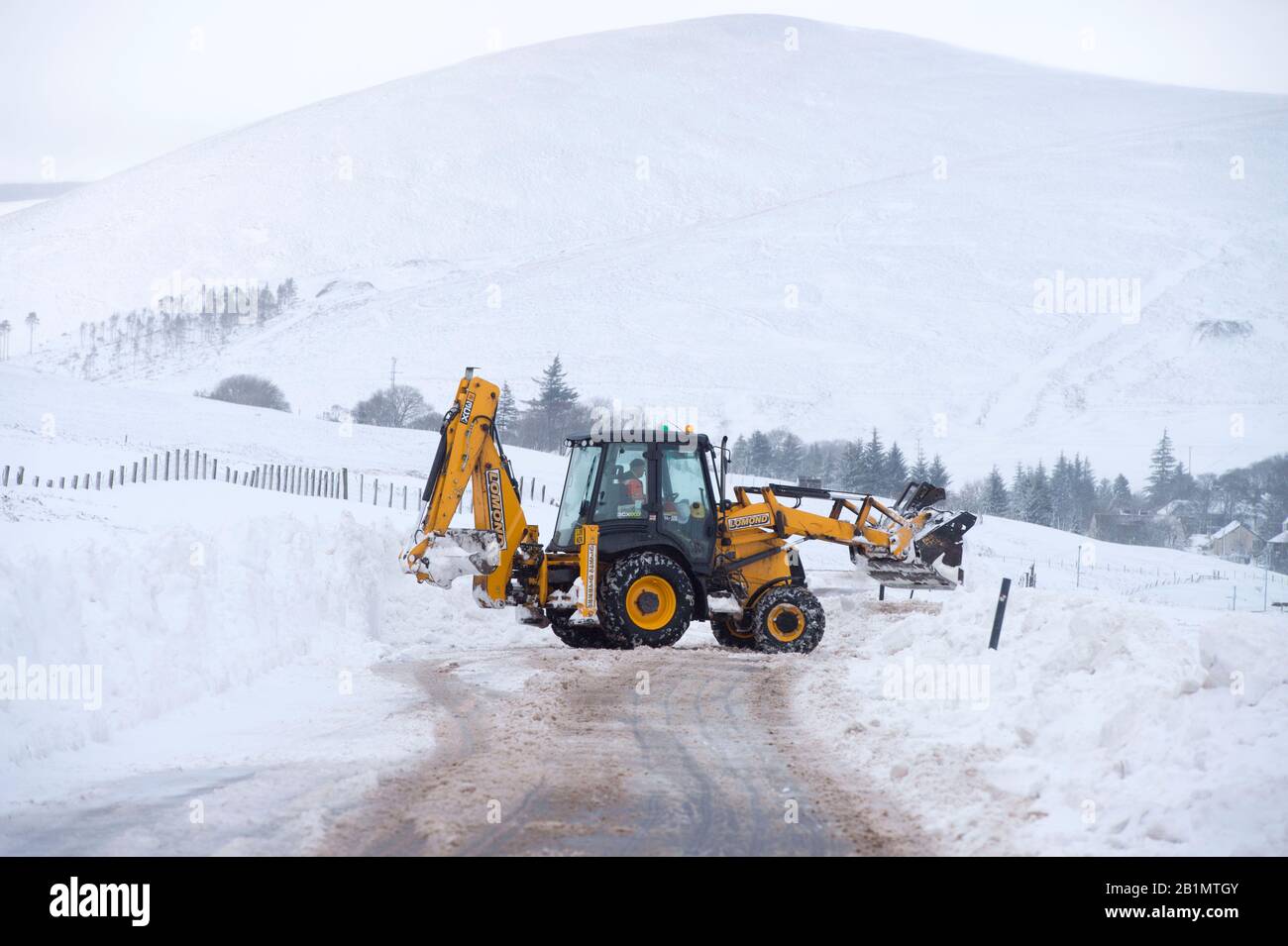Snow blocked hi-res stock photography and images - Alamy