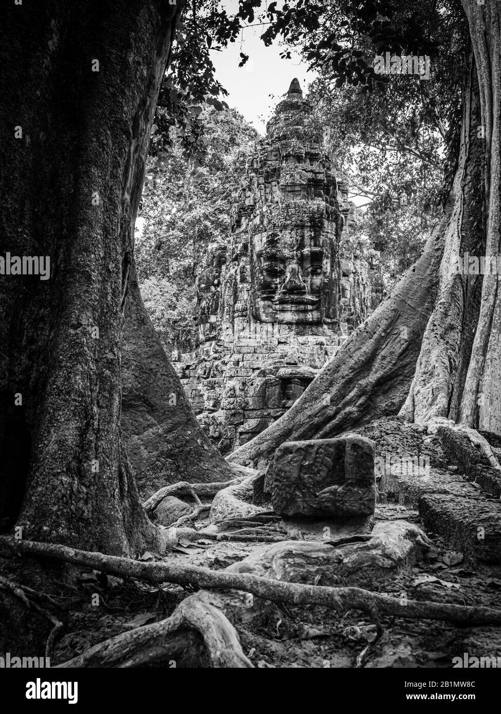 Image of the Victory Gate, to the east of Angkor Thom; Angkor Wat ...