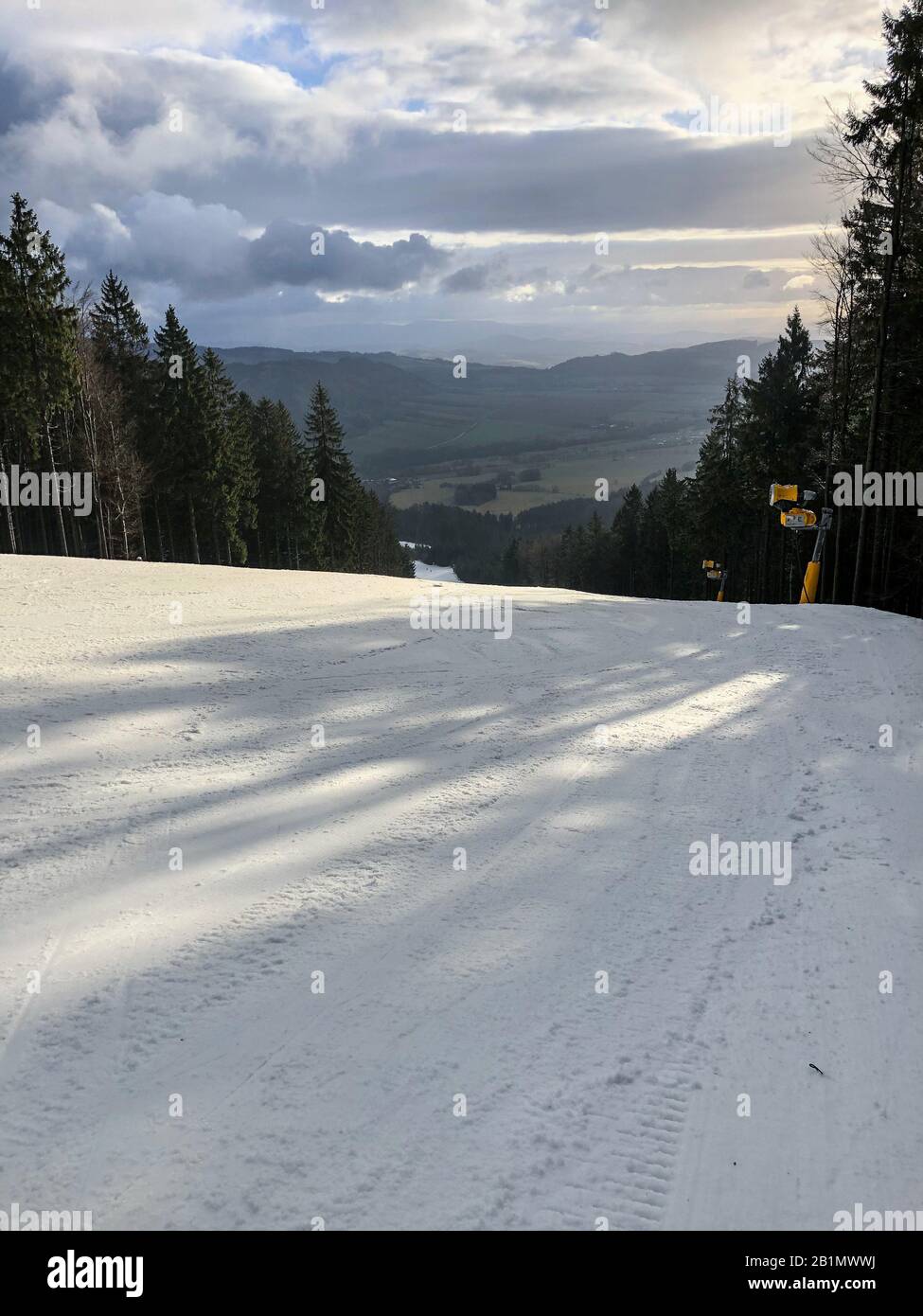 Empty slope hi-res stock photography and images - Alamy