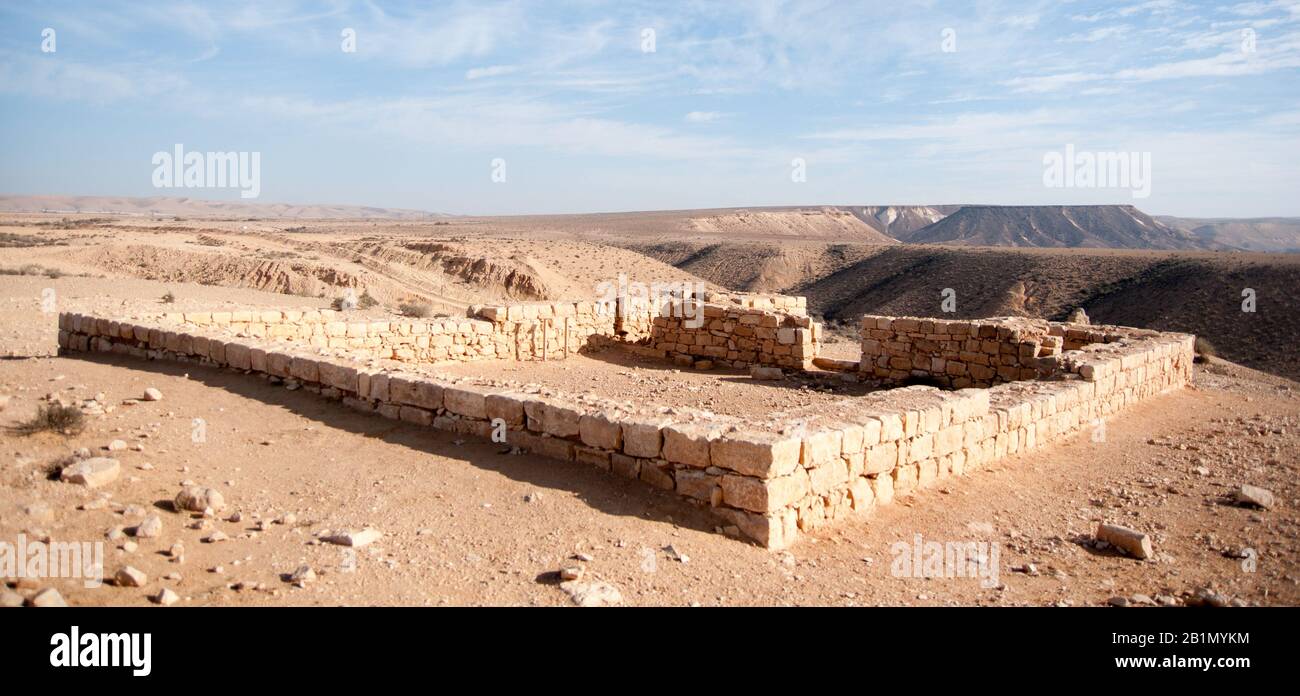 Travel in stone desert - ancient ruins of Israeli Negev Stock Photo - Alamy