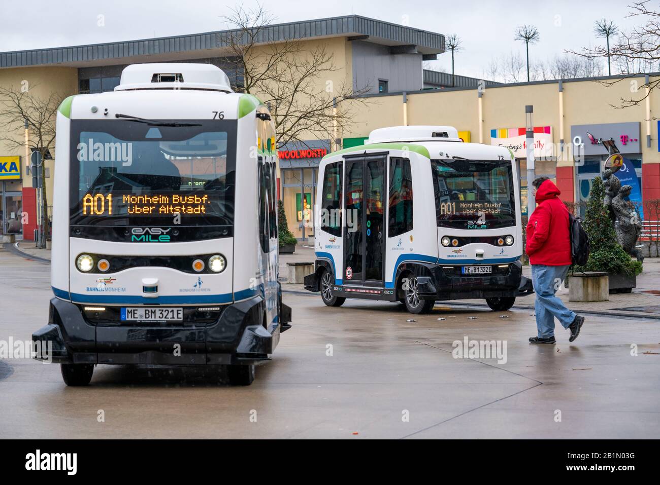 Driverless bus hi-res stock photography and images - Alamy