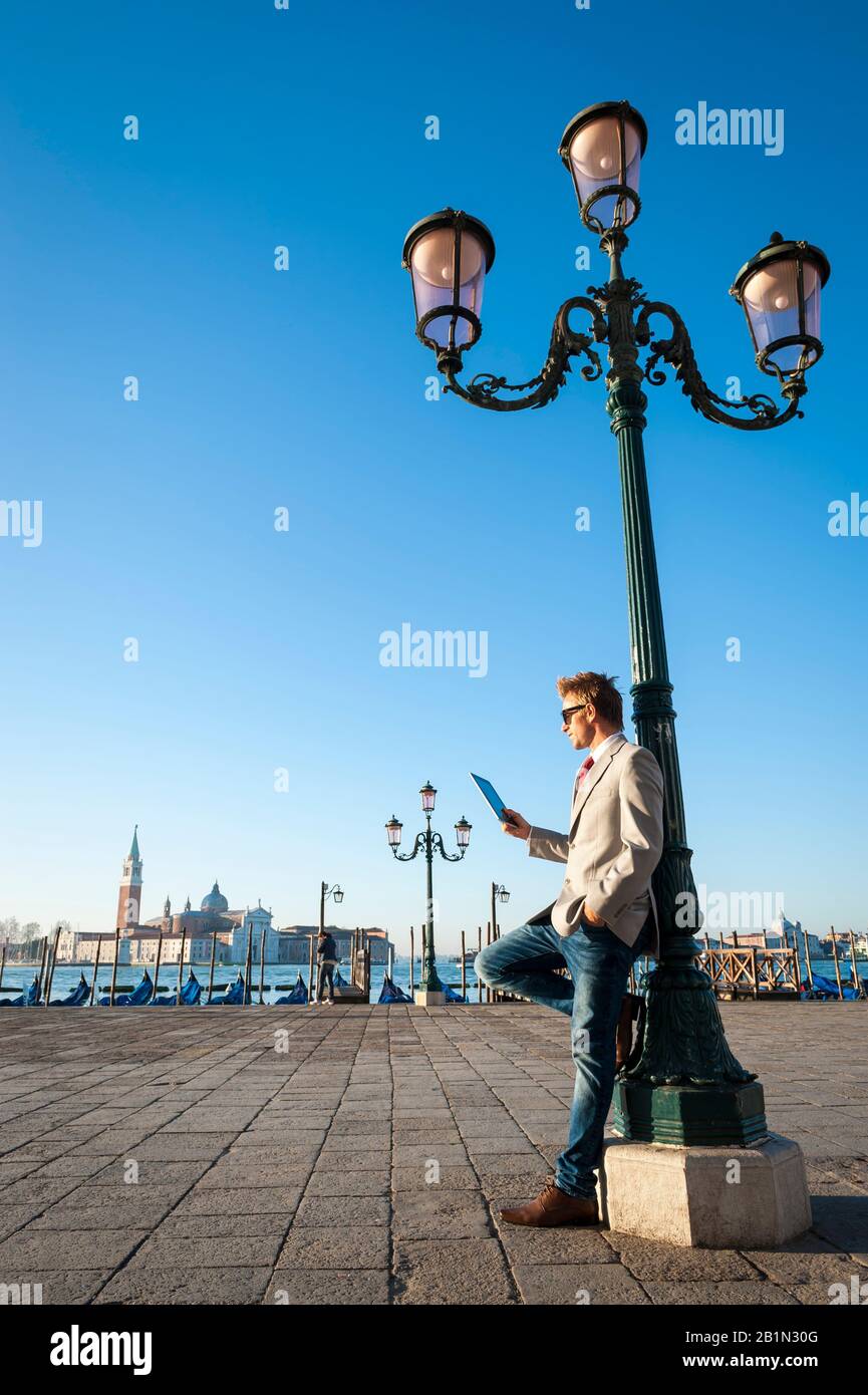Italian man on sunny hi-res stock photography and images - Alamy