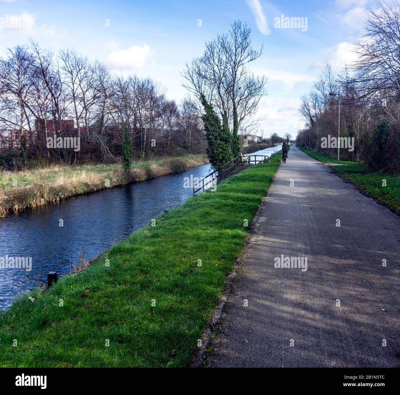The cycle path along the Grand Canal at Clondalkin, Dublin, Ireland ...