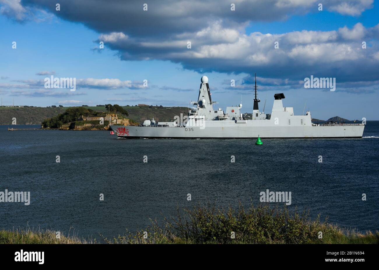 Hms daring type destroyer hi-res stock photography and images - Alamy